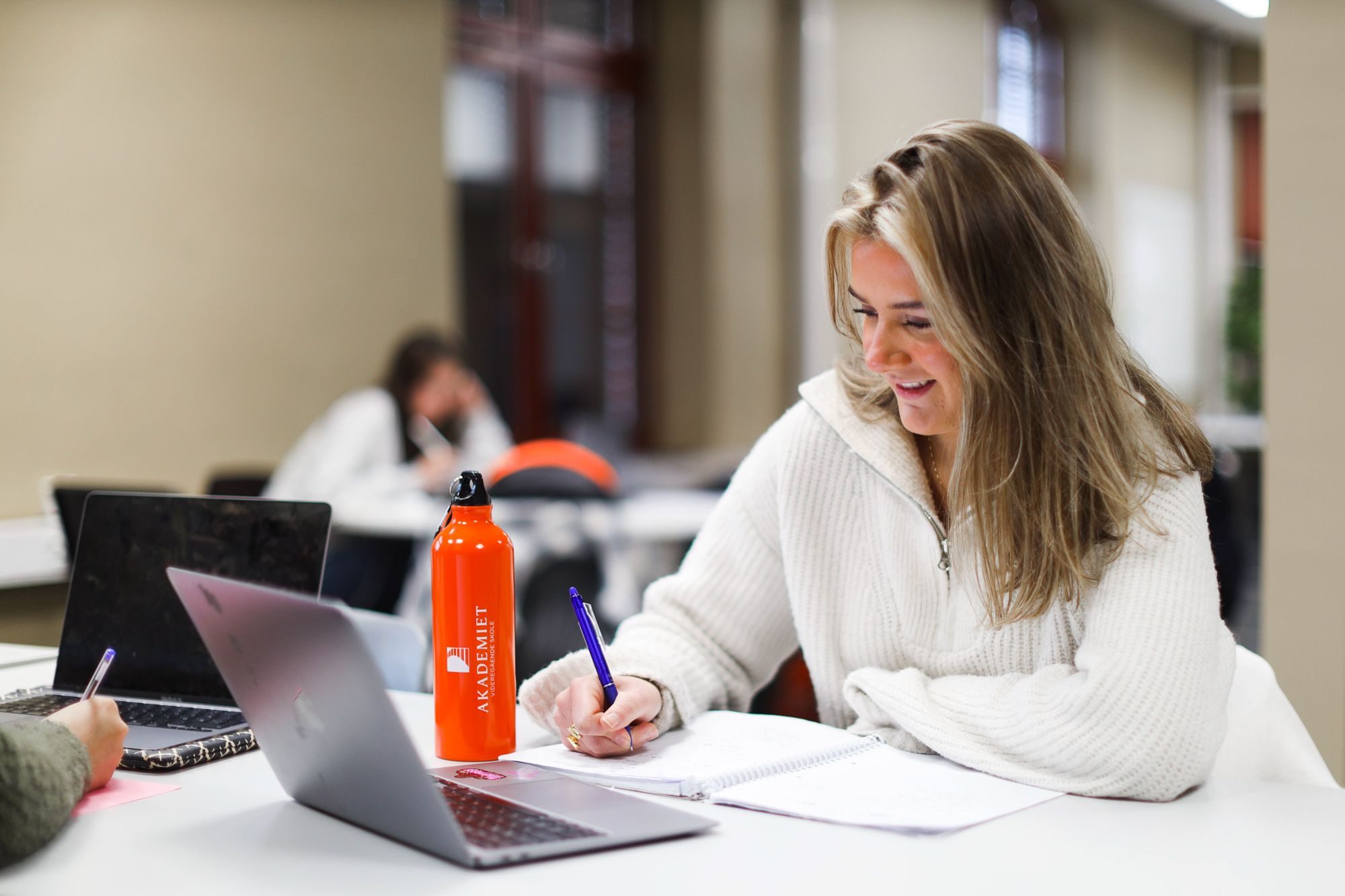 Påbygg på Akademiet VGS Ypsilon | Akademiet.no