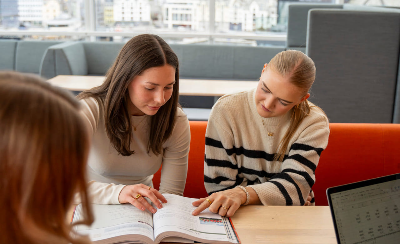Akademiet Privatistskole Trondheim | Klasserom, digitalt og nett