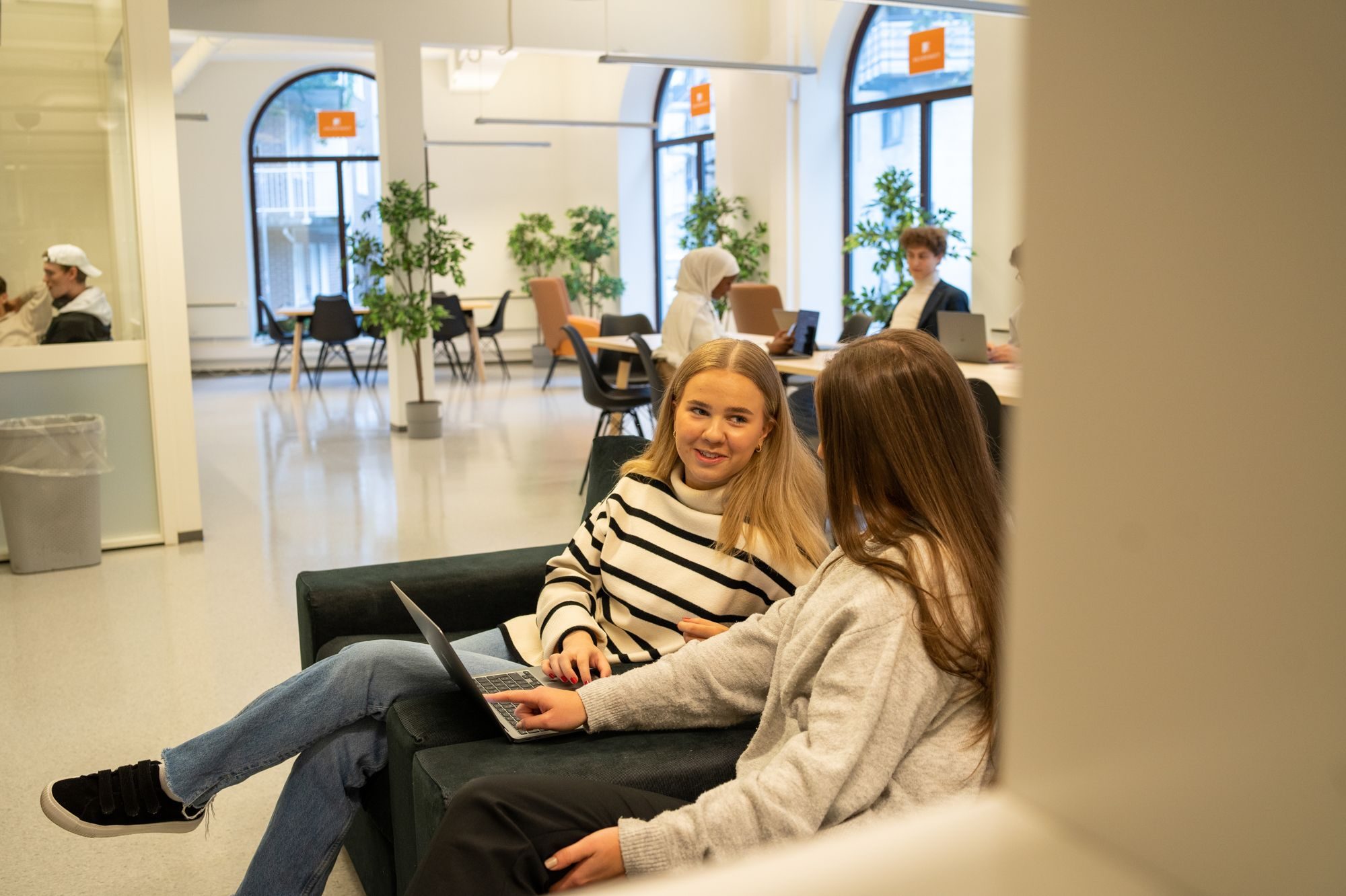 Velkommen til oss | Akademiet VGS Bergen | Akademiet.no