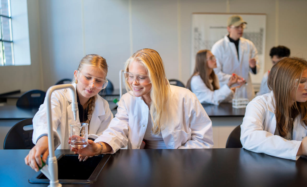 Akademiet VGS Drammen | Videregående skole | Akademiet.no