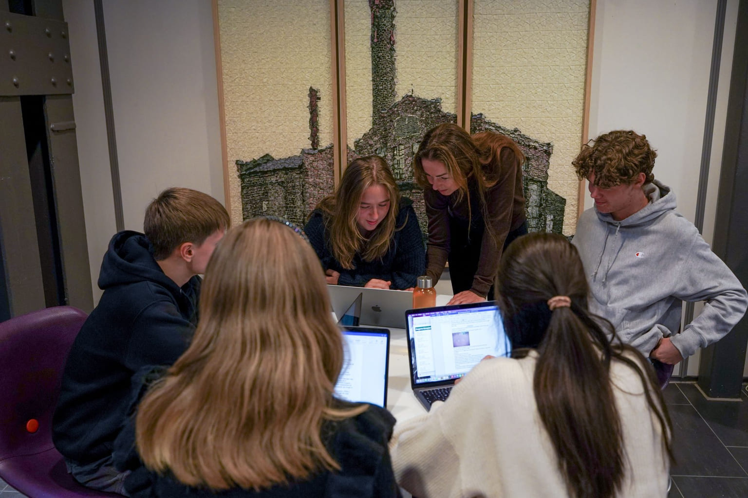 Studiespesialisering på Akademiet VGS Drammen | Akademiet.no