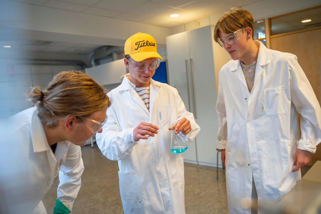 Studiespesialisering på Akademiet VGS Bergen | Akademiet.no