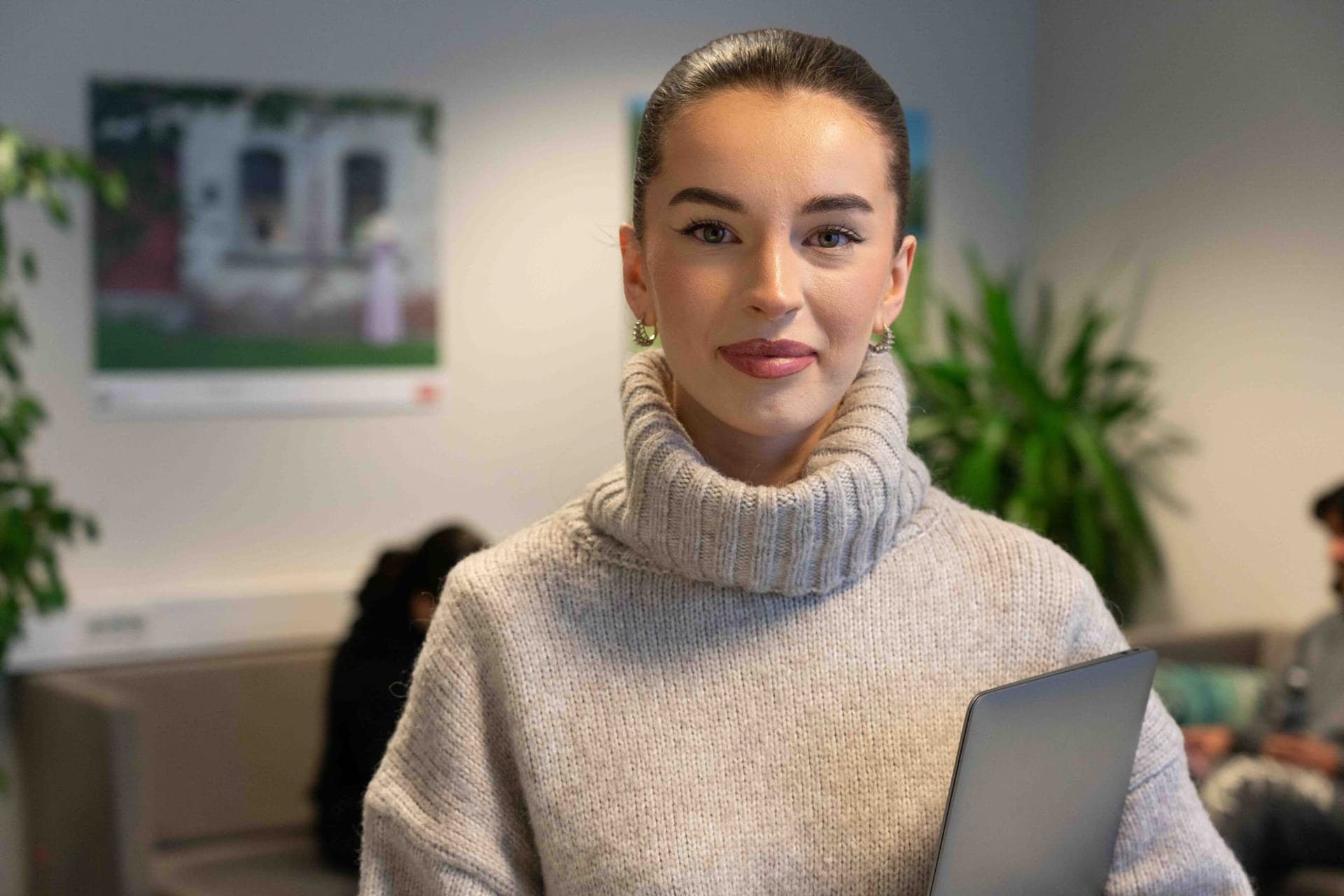 Her føler jeg at lærerne bryr seg | Ypsilon | Akademiet.no