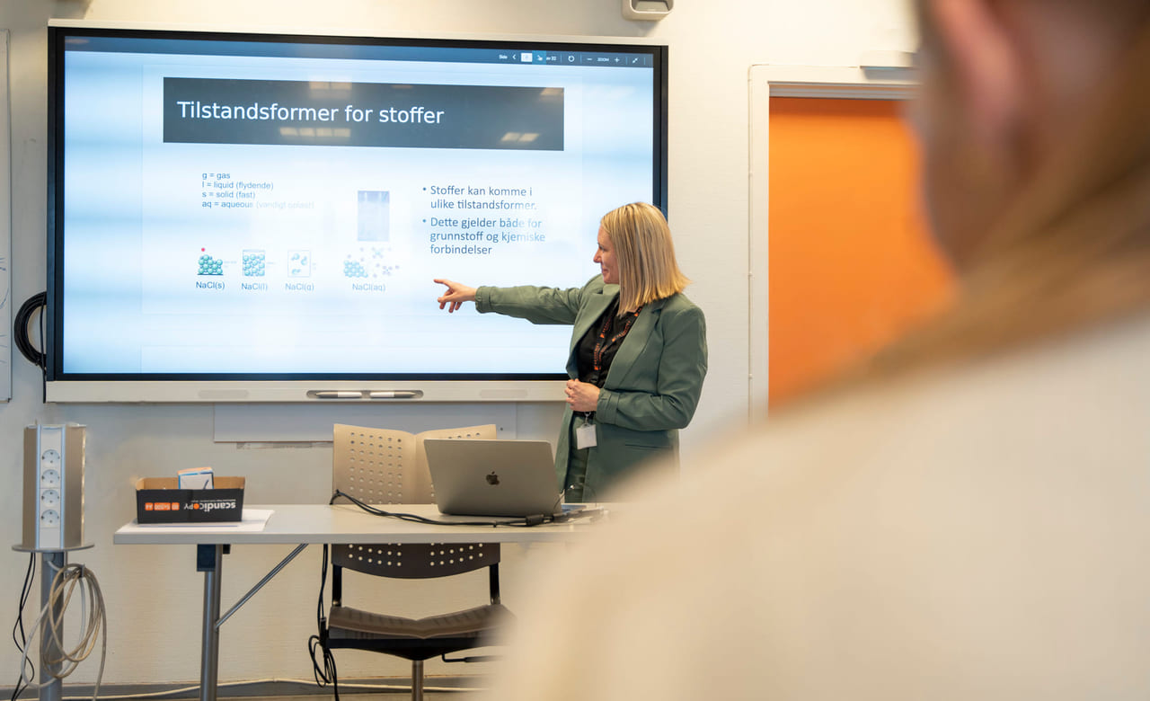 Akademiet Nettstudier | Eksamensrettede kurs på nett